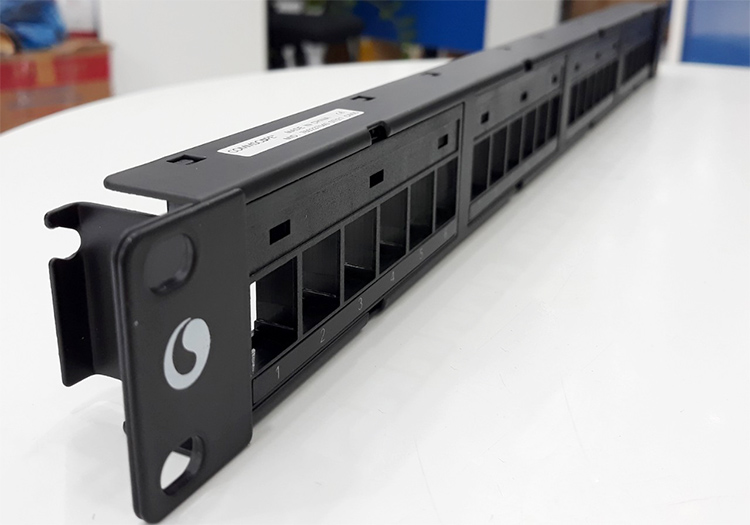 Patch panel cat5 24p Commscope chính hãng P/N: 760237041 + 9-1375191-2 ...